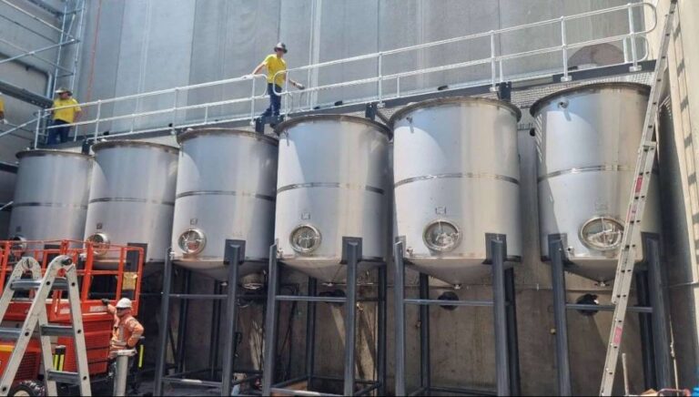 Custom Fabrication of Large Tanks - Stainless Steel Tanks & Mixers