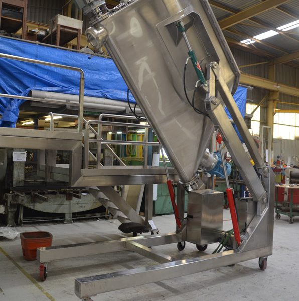 Stingray ASM - Quality Auger Mixers | Stainless Tank and Mix
